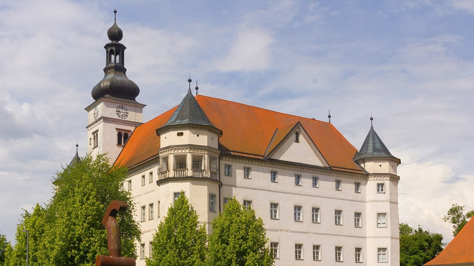 Großes Aschefeld neben NS-Schloss Hartheim entdeckt - oe24.at