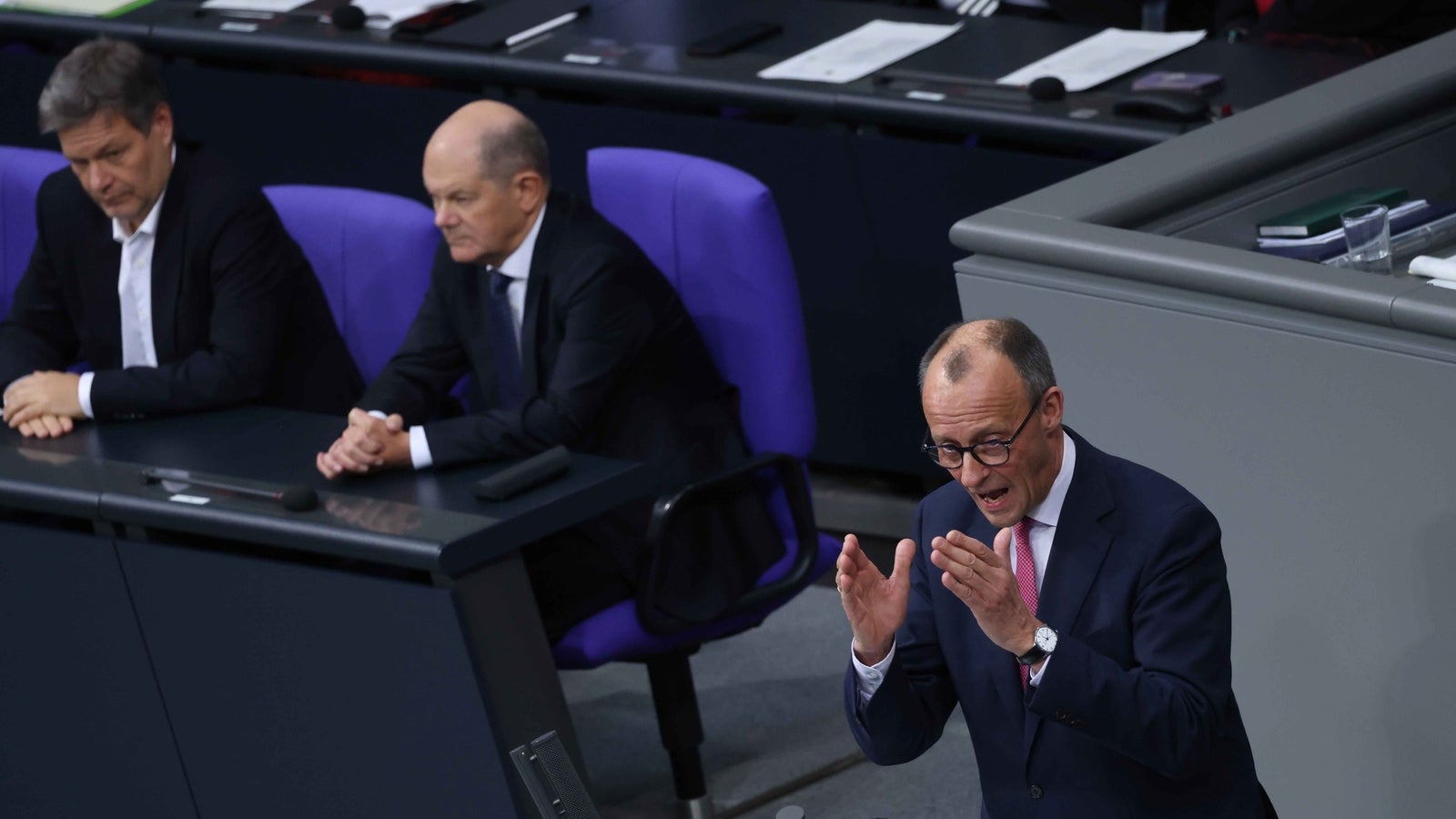 Heute steigt das TV-Duell Scholz gegen Merz - oe24.at