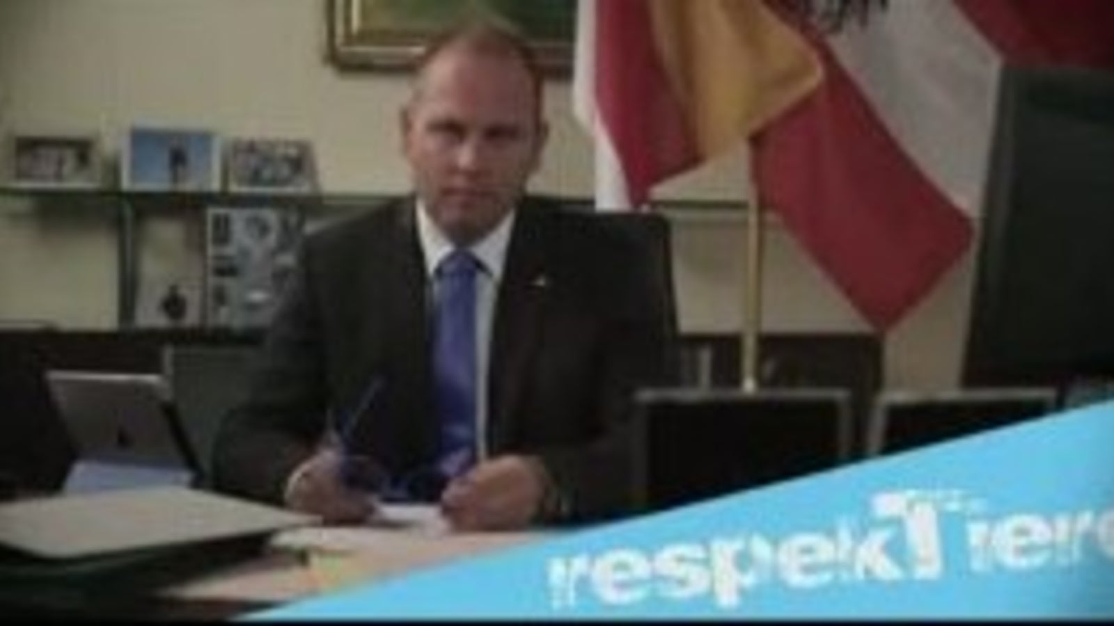 Kurt Scheuch "zähmt" Python - oe24.tv