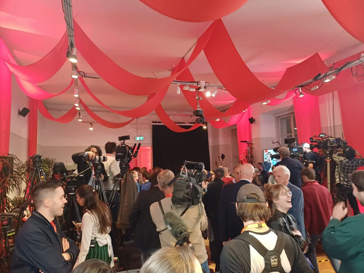 So jubelt FPÖ über blauen Wahlsieg - Politik-Live