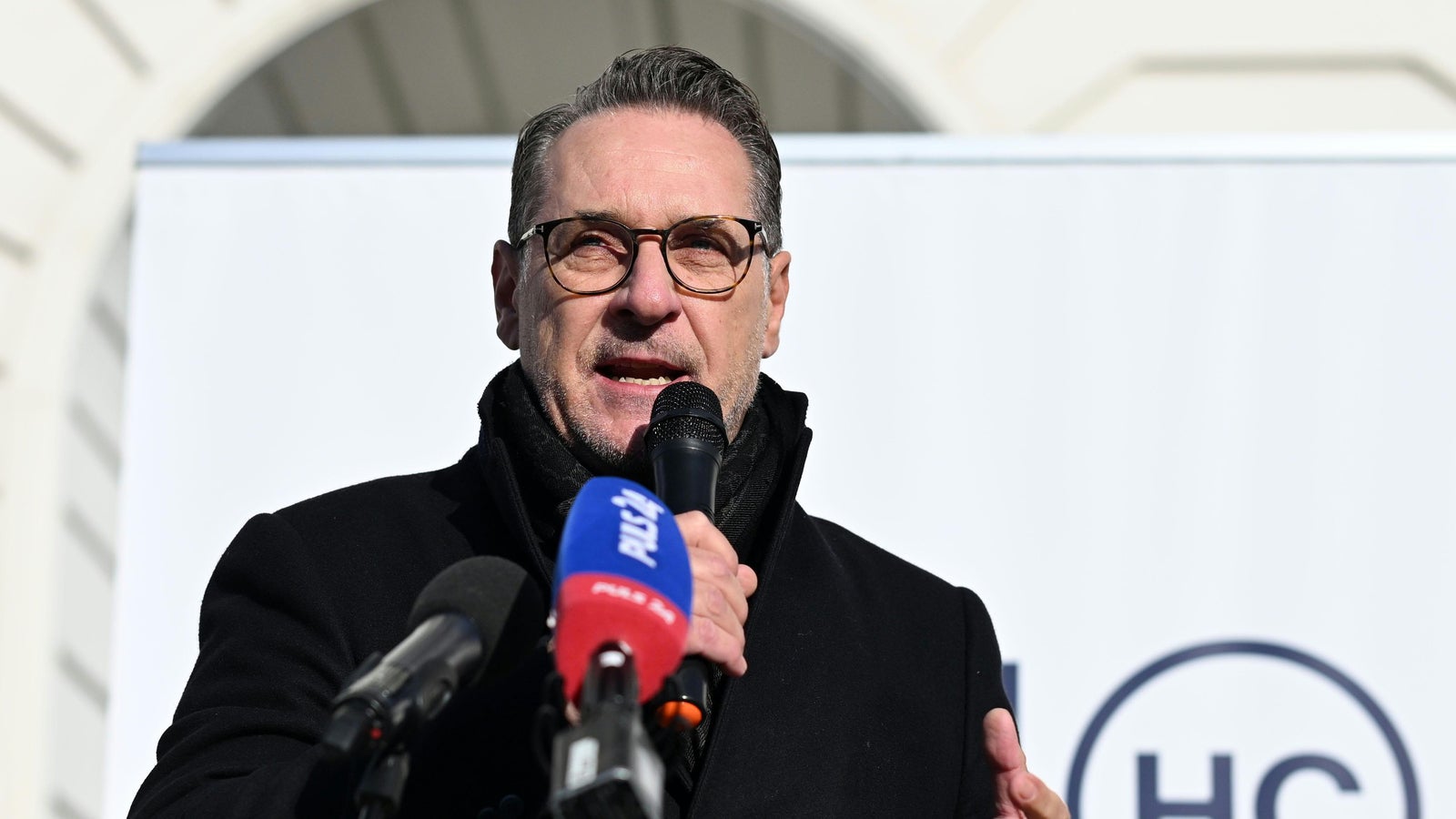 Strache mit Bauchfleck am Wahltag - oe24.at