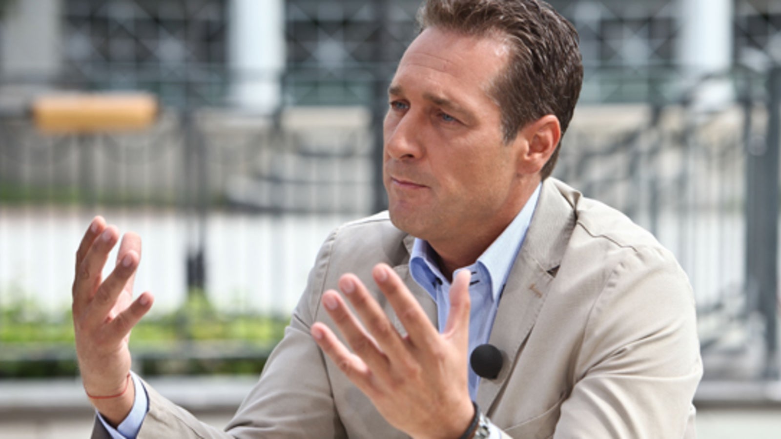 Cartoon: Strache im Justiz-Visier - Politik-Live