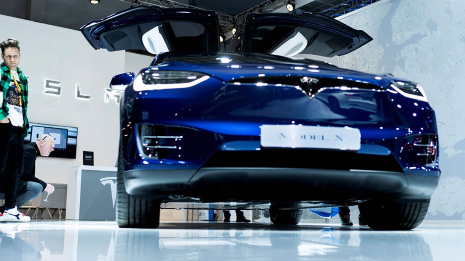 Tesla mehr Wert wie VW und BMW zusammen - oe24.at
