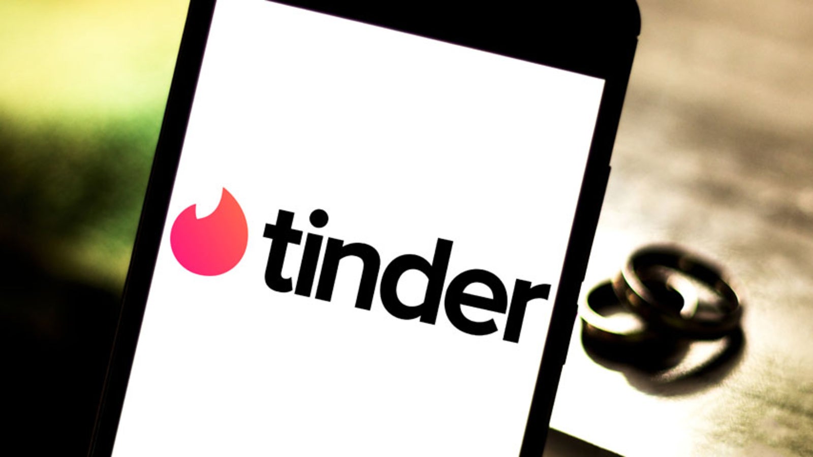 Vorsicht Betrüger: So erkennen sie Fake-Profile auf Tinder - oe24.at