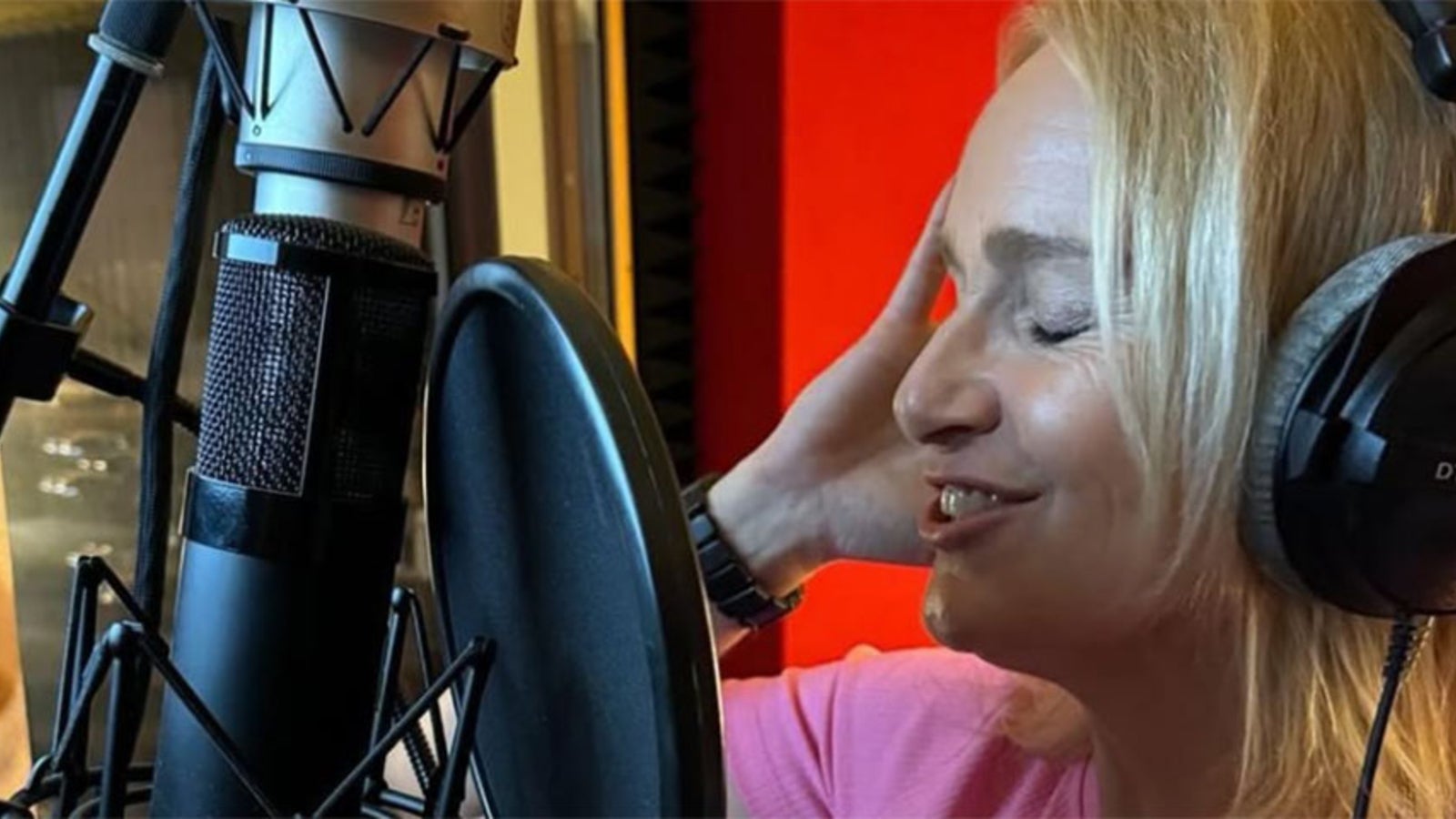 Notfall bei ORF-Show: Schlagerstar Pia Vanelly fast erstickt! - stars24