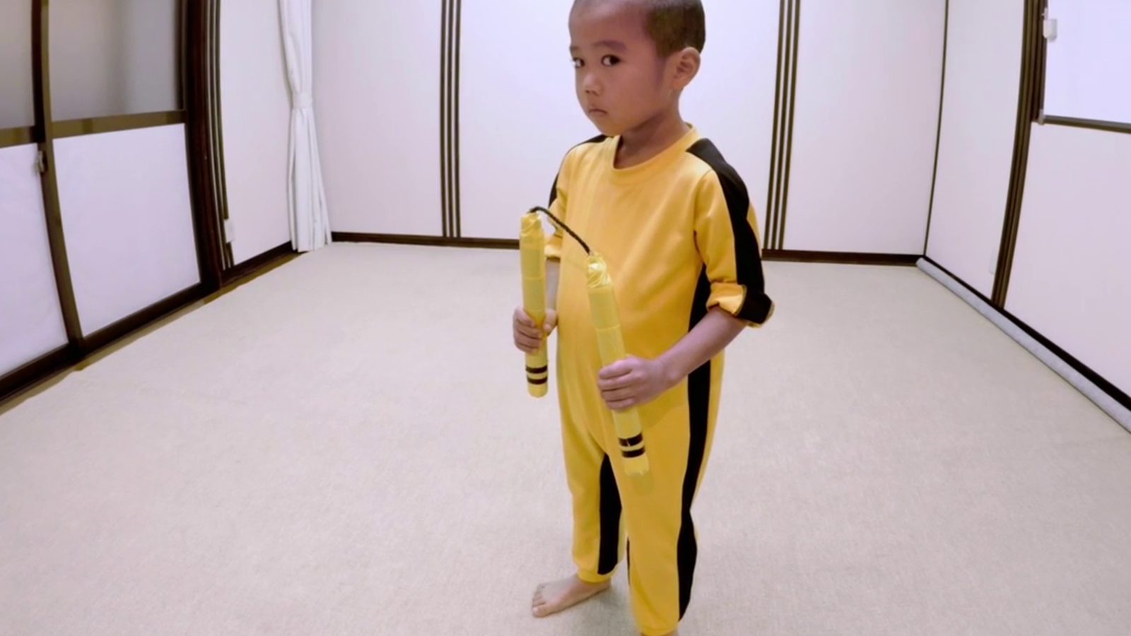 Mini-Bruce Lee ist der neue Internetstar - oe24.tv