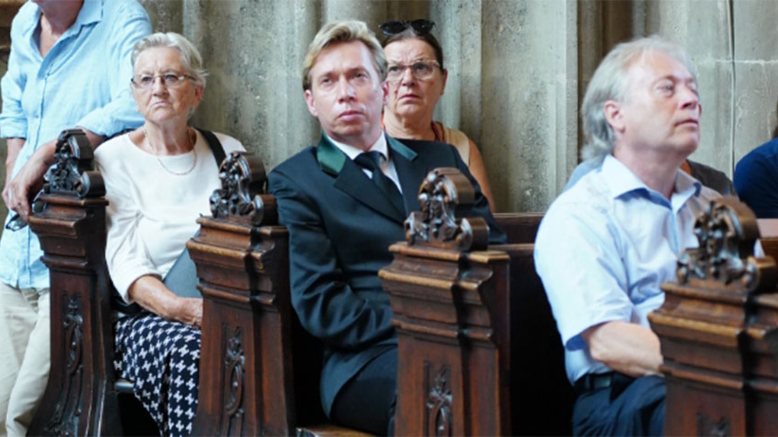 Lugner-Abschied: Ex-Schwiegersohn Helmut Werner als Zaungast - stars24